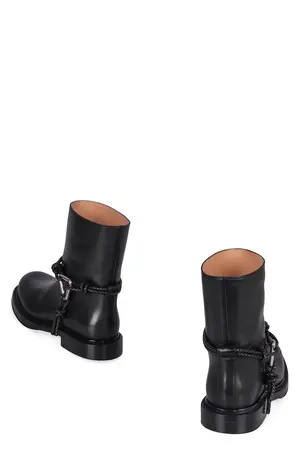 Bottega Veneta Round Toe Short Boots With Signature Metal Triangle Detail - Black
