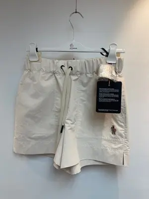 Moncler Elasticated Logo Shorts - Cream
