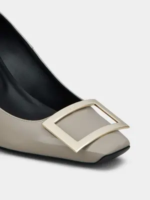 ROGER VIVIER Trompette Buckle Pumps - Beige