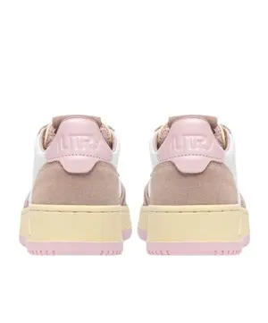 AUTRY Logo Patch Low-top Sneakers - Nude