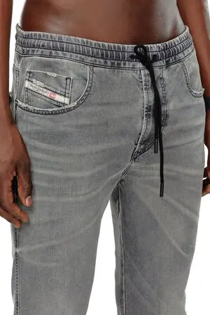DIESEL® 2060 D-strukt Slim-fit Jog Jeans
