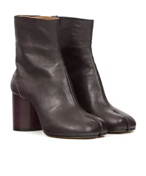 MAISON MARGIELA Tabi Ankle Boots - Black