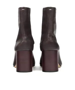 MAISON MARGIELA Tabi Ankle Boots - Black