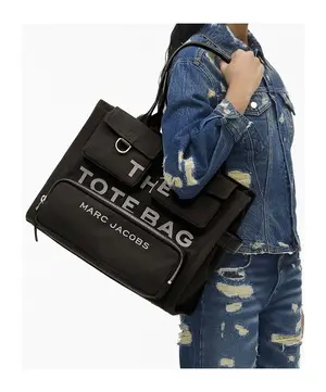 Marc Jacobs The Cargo Logo Printed Large Tote Bag - Black