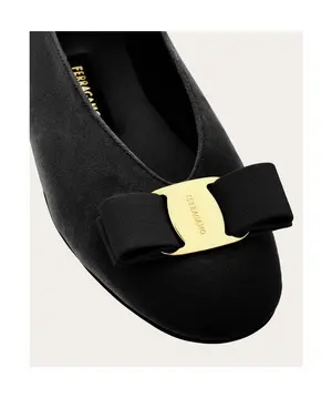 FERRAGAMO Vara Bow Ballet Flats - Black