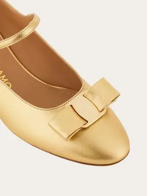 FERRAGAMO Vara Bow Mary Jane - Gold