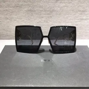 Dior 30 Montaigne Square Frame Sunglasses - Gray