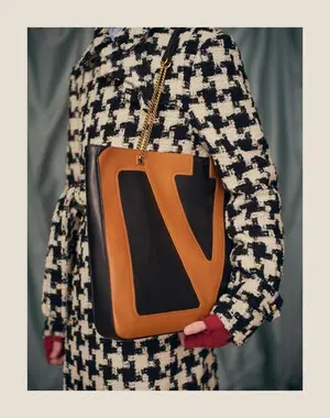 Valentino Garavani Vlogo Signature Chain-link Tote Bag