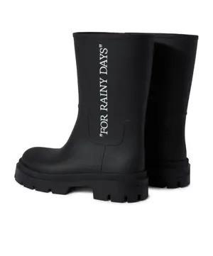 Off-White Round Toe Boots