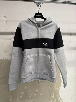 Balenciaga Logo Embroidered Zipped Hoodie - Gray