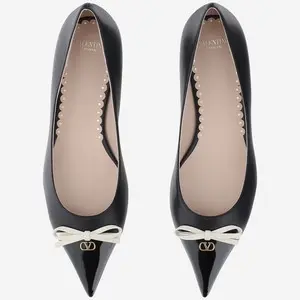 Valentino Garavani Contrast Bow Ballet Flats - Black