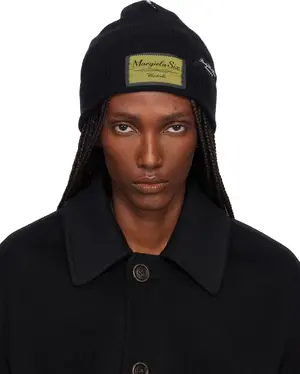 MAISON MARGIELA Logo Appliqué Beanie - Black