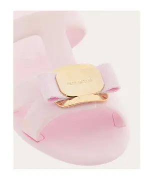 FERRAGAMO New Vara Plate Slides - Marshmallow