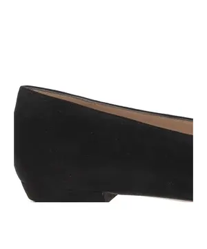 GIANVITO ROSSI Almond Toe Flats - Black
