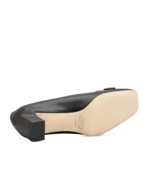 TOD'S Logo Engraved Pumps - Black