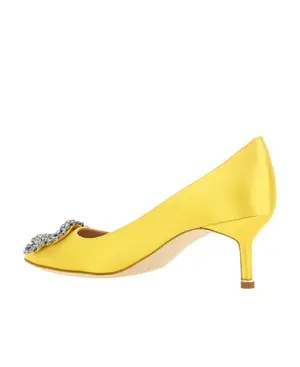 Manolo Blahnik Hangisi Embellished Satin Pumps - Yellow