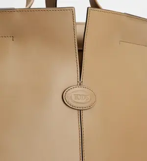 TOD'S Small Di Bag With Embossed Logo - Brown