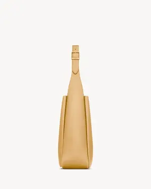 Saint Laurent Le 5 À 7 Logo Plaque Large Shoulder Bag - Nude