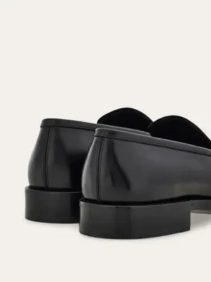 FERRAGAMO Penny Loafer - Black