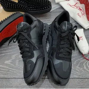 Valentino Garavani Rockrunner Camouflage Low-top Sneakers - Black