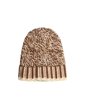 Moncler Logo Patch Knitted Beanie - White And Brown