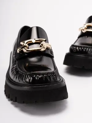 FERRAGAMO Gancini Buckle Loafers - Black