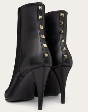 Valentino Garavani Rockstud Pointed Toe Heeled Boots