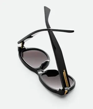 Bottega Veneta Round Frame Sunglasses