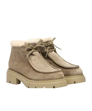 STUART WEITZMAN Hudson Shearling Chukka Boots - Brown