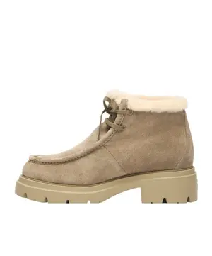 STUART WEITZMAN Hudson Shearling Chukka Boots - Brown