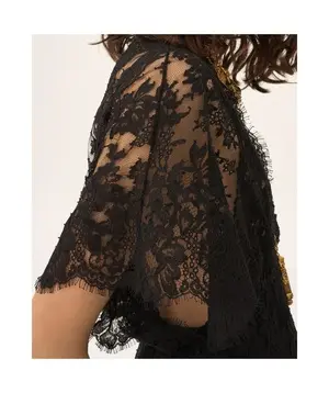 Chloé Lace Ruffle V-neck Top