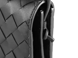 Bottega Veneta Intrecciato Clamshell Shoulder Bag - Black