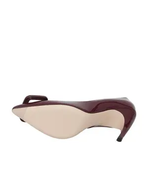 ROGER VIVIER Viv' Choc Lacque Buckle Pumps - Red