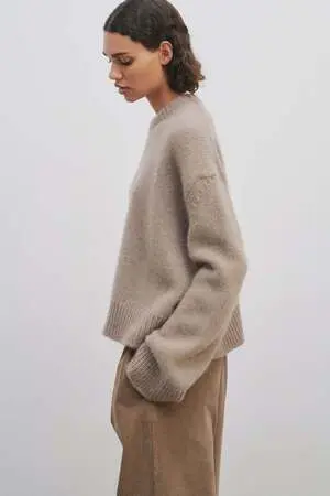 THE ROW Long-sleeved Cashmere Sweater