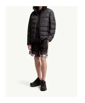 Moncler Logo Patch Zip-up Padded Jacket - Black
