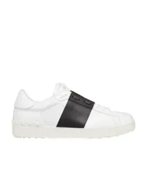 Valentino Garavani Round Toe Low Top Sneakers