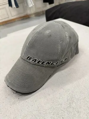 Balenciaga Logo Embroidered Baseball Cap - Gray