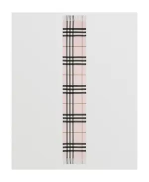 Burberry The Classic Checked Fringed Scarf - Pink