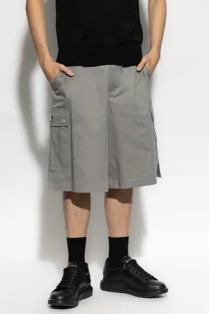 Dolce & Gabbana Cargo Shorts With Logo Plaque - Grey