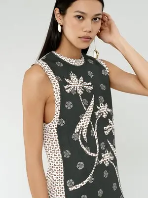 Chloé Sleeveless Round Neck Blouse