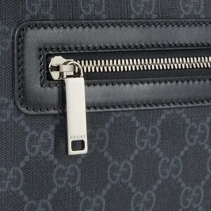 Gucci Medium Gg Crossbody Bag - Black