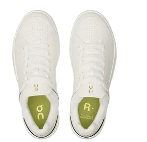 On The Roger Centre Court Sneakers - White