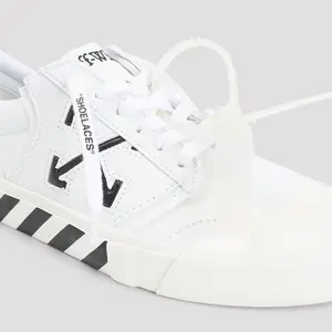 Off-White Arrow Motif Lace-up Sneakers - White