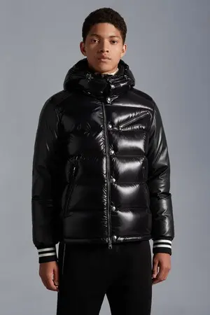 Moncler Vercors Short Down Jacket With Logo Patch