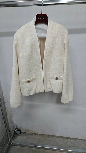 Gucci Check Tweed Jacket With Interlocking G Button - Ivory