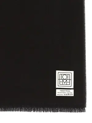 TOTEME Logo Tag Frayed-edge Scarf - Black