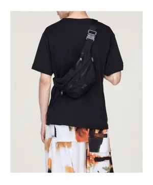 Y3 Staple Logo Detailed Zipped Fanny Pack