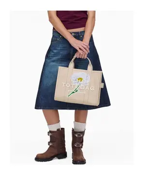 Marc Jacobs Daisy Script Medium Tote Bag - Nude