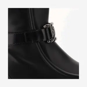 TOD'S Round Toe Zip Up Ankle Boots With Logo Clasp