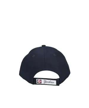 New Era Contrasting Logo Baseball Cap - Black
